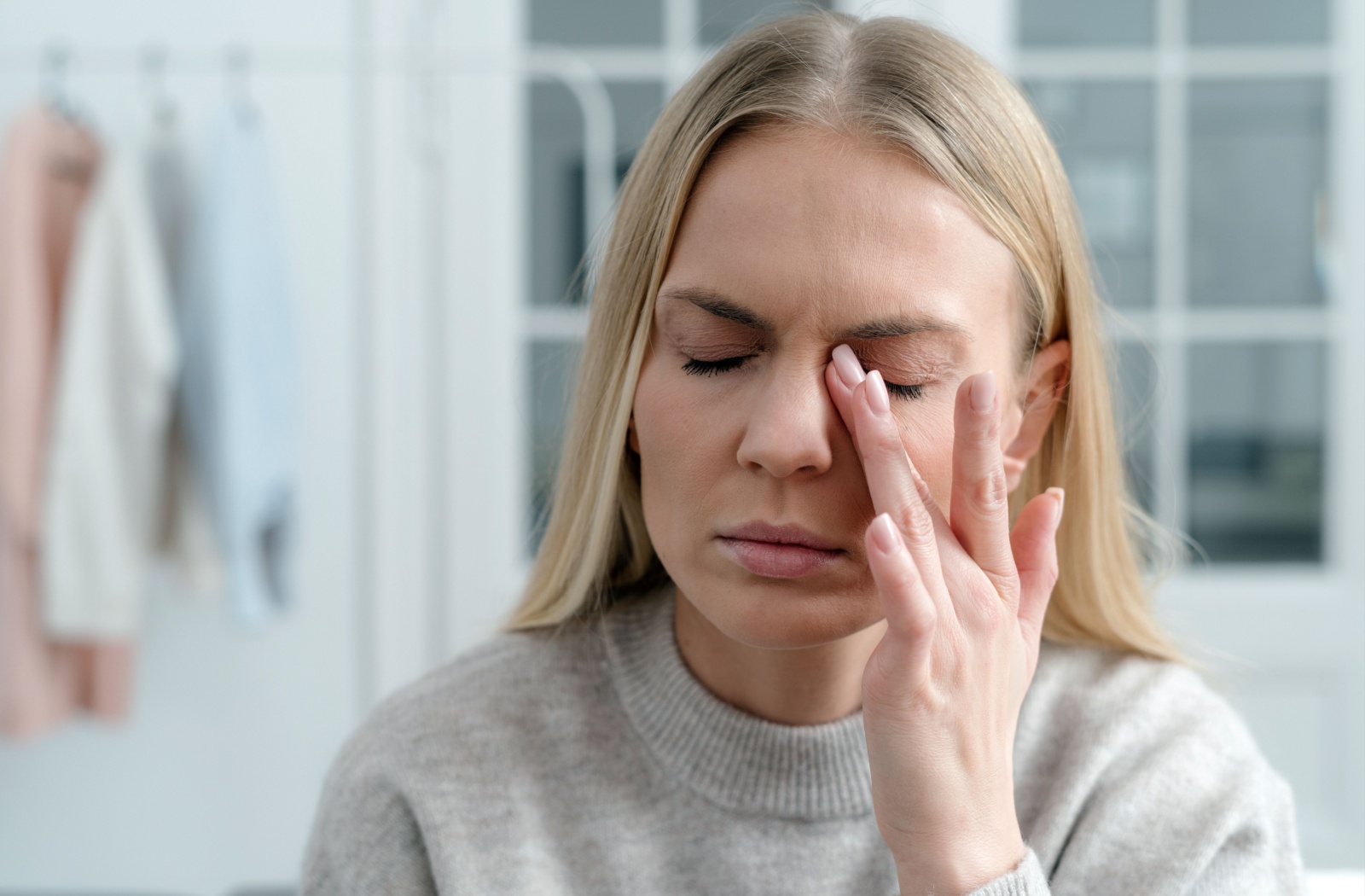 What Causes Meibomian Gland Dysfunction? | Calgary